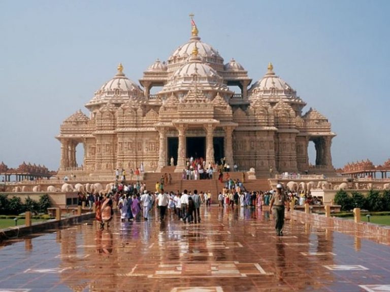 Akshardham Temple : Everything You Need To Know About The Marvel!